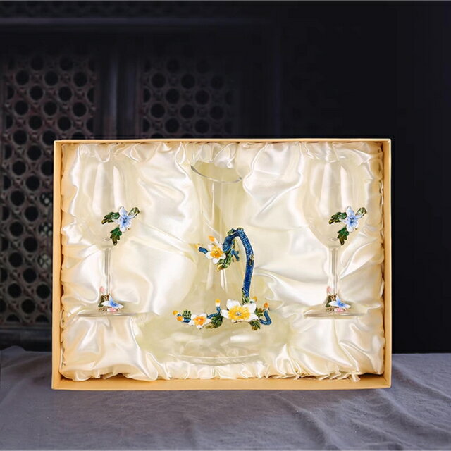 商品説明 サイズ：口径&nbsp;6.5cm高さ&nbsp;21cm2点グラス（350ml)1点ワインディキャンタ(1500ml)☆☆★★★★★★★★★★★★★☆☆◆お客様のご覧になっているモニター等により多少色が異なる場合がございます。あ...