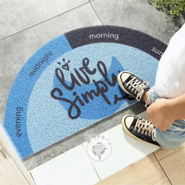 商品説明 ・裏面に滑り止めを付けている為、様々な場所に使用できるマットになります！・特殊繊維を使用している為、汚れや水に強く、耐久性も抜群☆・汚れが目立ってきたら、水洗いで綺麗な状態に元通り！【商品詳細】PVCコイル素材サイズ：45&nbs...