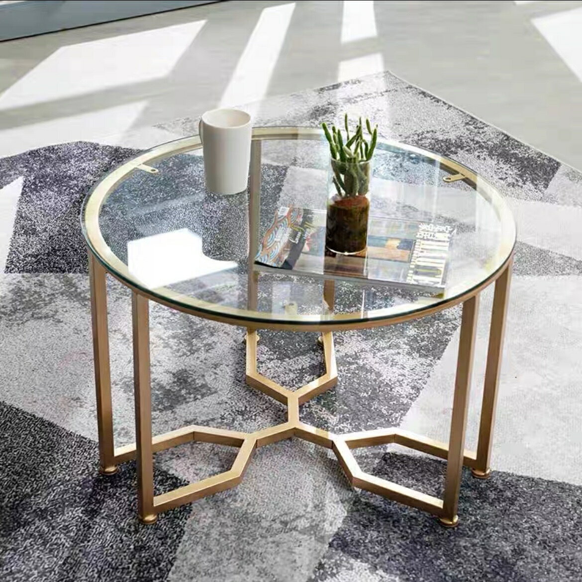 高級ガラスローテーブル リビングテーブル センターテーブル サイドテーブル 幅60cm 別のサイズあり リビングテーブル 商品サイズ：幅60 x 奥行60 x 高さ45（cm）材質：強化ガラス、合金、鉄(直径70、80、90cmあります)☆...