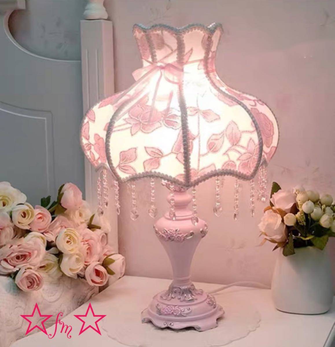 商品情報詳細【商品仕様】■個口数：1 （〜40Wまで対応）■E26白熱球、電球型蛍光灯、LED電球使用可能■使用電球：1個（※電球は付属しておりません）■商品外寸：幅約30 ×高さ約47 (cm)※サイズの誤差は多少発生します。ご了承下さい...