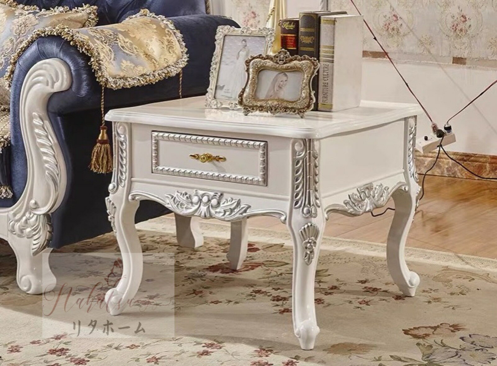 アメリカスタイル 高級トップ 無垢材彫刻 豪華 正方形コーヒーテーブル リビングルーム用テーブル ソファテーブル 綺麗い 状態：新品未使用サイズ：幅70 x 奥行70 x 高さ50cm材質： 無垢材 丶 木丶他 ☆☆★★★★★★★★★★★★...