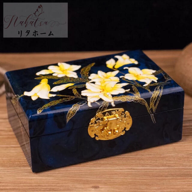 多層漆器 実木質 宝石箱 結婚アクセサリーケース 小物入れ　プレゼント アクセサリーケース 商品説明漆器作成には、細かいたくさんのプロセスが必要です。こちらの漆器は、全て手作業で、職人の心掛けをきっと感じられてくれます。商品状態：新品未使用...