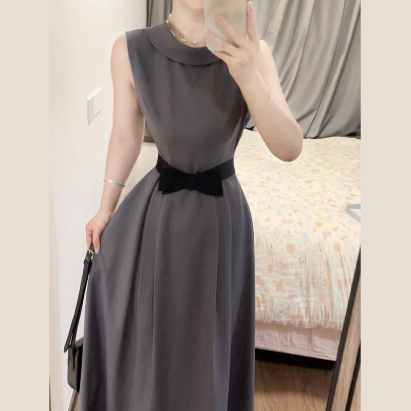 ワンピース レディース ノースリーブ グレー フレンチスタイル 夏 ロングドレス ウエストシェイプ エレガント ビーチ リゾート バカンス 軽量 伸縮性・スタイル: 甘美.日系・ウエスト位置: 高腰・袖丈: 無袖・主な素材: ポリエステル9...