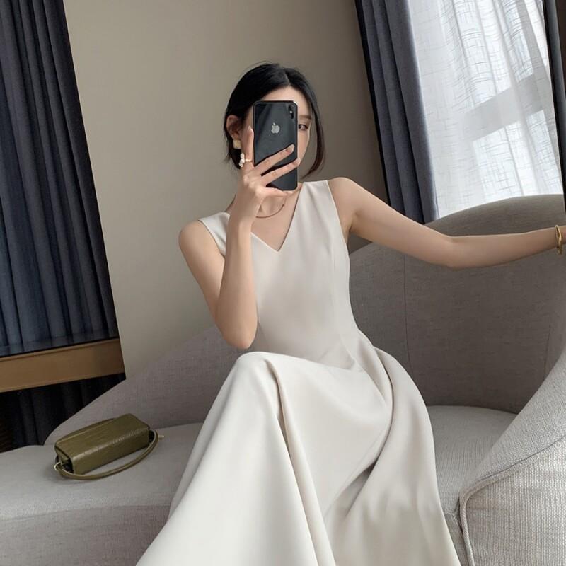 ワンピース レディース ノースリーブ ホワイト 高級感 エレガント フォーマル 夏 ドレス スタイリッシュ 軽量 吸湿速乾 膝丈 シンプル 結婚式 パーティー 普段使い・カテゴリ: スカート・スタイル: エレガント・シルエット: Aライン・...