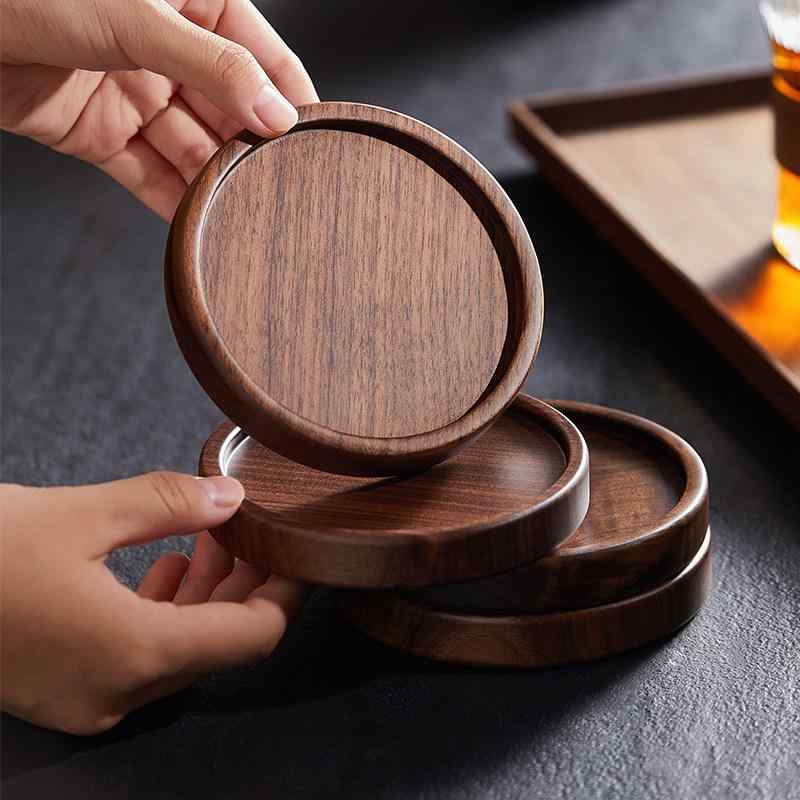 木製 茶カップ マット 実木 断熱 トレイ 功夫茶 アクセサリー 耐熱 ベース 木 素材 茶器 置き 熱防止 コップ 受け皿・風・形状: 円形.正方形・素材: 木・カラー展開: 榉木.胡桃木・サイズ展開: 大きめ厚手.中号・セット内容: 単...