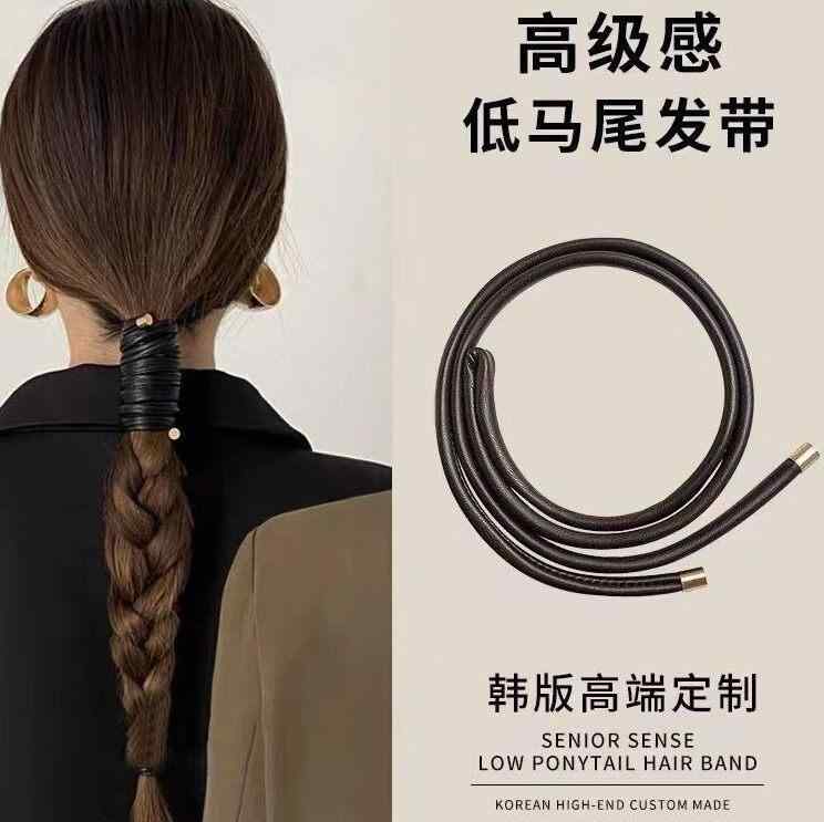 レディース 革製 ヘアゴム 高級感 巻きつけ ヘアバンド 髪束ね ヘアタイ 日常使い 柔軟素材 シンプル ブラック カラー・カテゴリ: ヘアゴム・スタイル: 甘美・カラー展開: 黒皮縄（2本）.深棕色皮縄（2本）.ブラウンピ皮縄（2本）