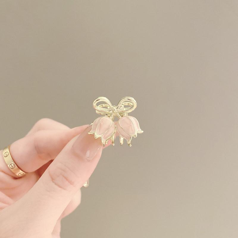 レディース ヘアクリップ ピンク すずらん柄 金属 蝶結び 花モチーフ 小型 前髪用 バングクリップ 髪飾り アクセサリー プリンセススタイル かわいい ・スタイル: 日韓・カテゴリ: つかみクリップ・カラー: 金色