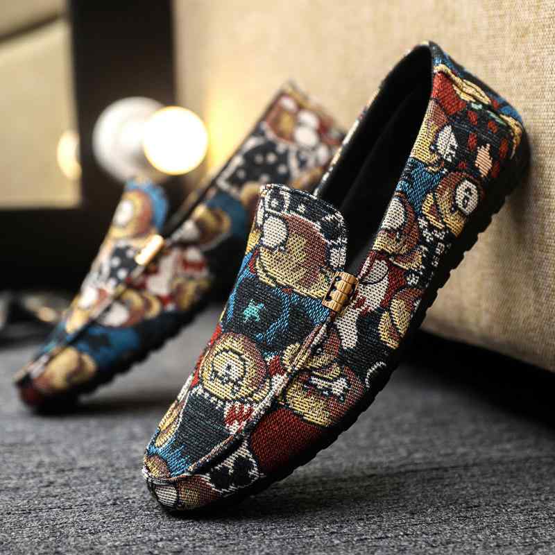 メンズ カジュアル スリッポンシューズ 布 柔らかソール イージー 春用 日常使い 軽量 クッション性 コーディネートしやすい 韓国・カテゴリ: ローファー・スタイル: カジュアル・主な素材: 布・内側素材: 布・閉合方式: スリッポン・機...