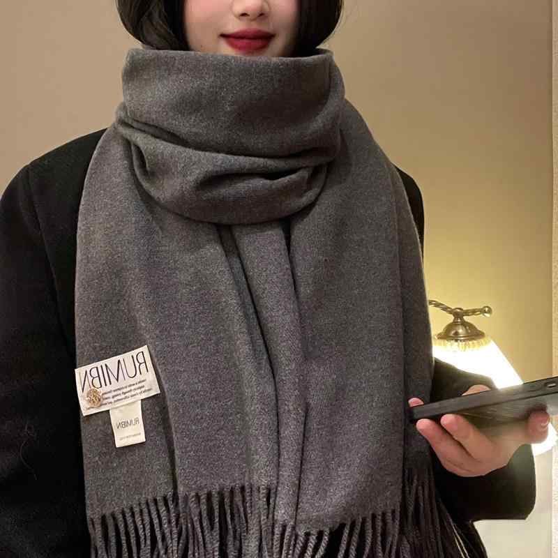 レディース 秋冬 マフラー ショール 羊毛風 ニット 厚手 保暖 高級感 単色 コーディネートしやすい おしゃれ 暖か スタイリッシュ 普段使い 巻き方自由 柔らかい 軽量・カテゴリ: スカーフ・スタイル: 韓国・主な素材: 風・対象: 学...