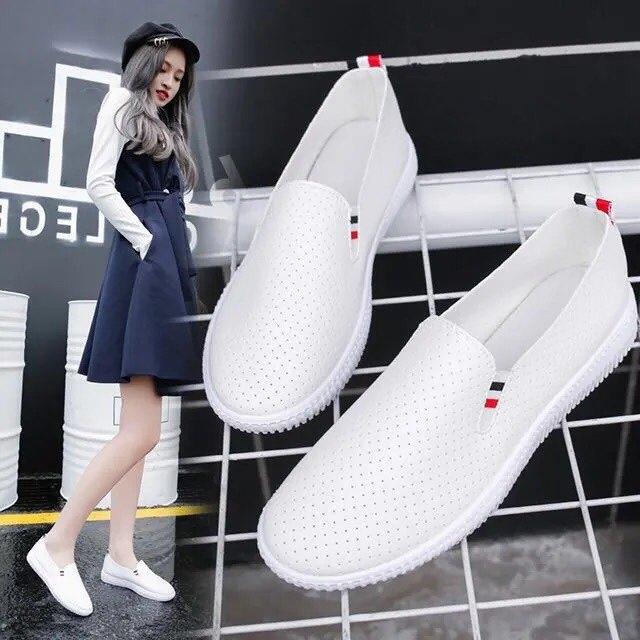 フラットシューズ レディース 夏 白 革 通気 スリッポン イージー 軽量 メッシュ シンプル 普段使い・サイズ展開: 35,36,37,38,39,40・ヒール高: フラットヒール(1cm以下)・カラー展開: ブラック(平面),ホワイト(...