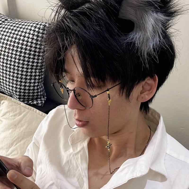 眼鏡チェーン メタル製 片側 小葉モチーフ 日常使い 高級感 耐久性 色褪せ防止 軽量 アクセサリー
