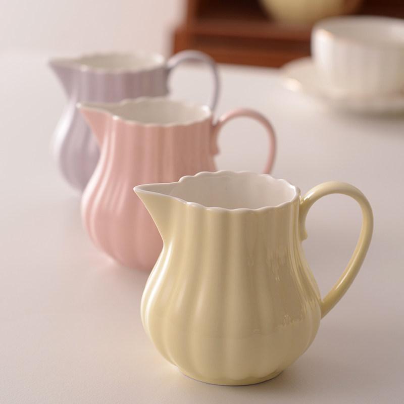 陶器 ミルクポット 小型 ミルクジャー ミルクカップ 耐電子レンジ コーヒーポット ミルクボウル 分茶器 茶海 耐熱 セラミック キッチンウェア ティータイム 日常使い 陶磁器 湯呑み 急須 茶道具 食器 軽量 シンプル・主な素材: 磁器・...