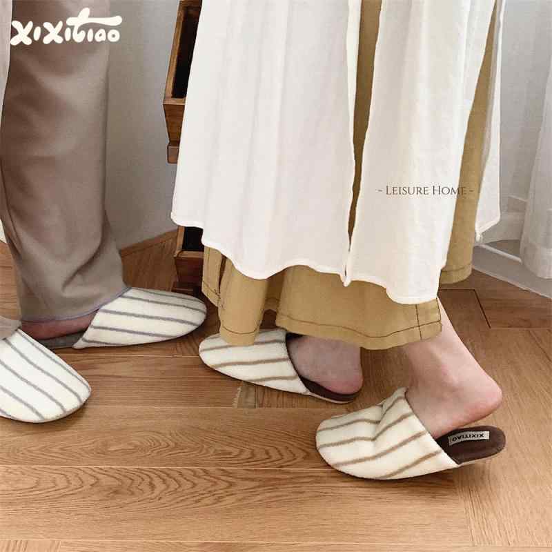 産後 室内 スリッパ 男女兼用 秋冬 ペア シンプル 細ストライプ 綿 起毛素材 滑り止め つま先カバー 柔らかいベルベット 暖か 快適 ホームカジュアル・スタイル: 韓国・: 包頭・機能: 保温・対象: カップル・用途: 室内スリッパ・ソ...