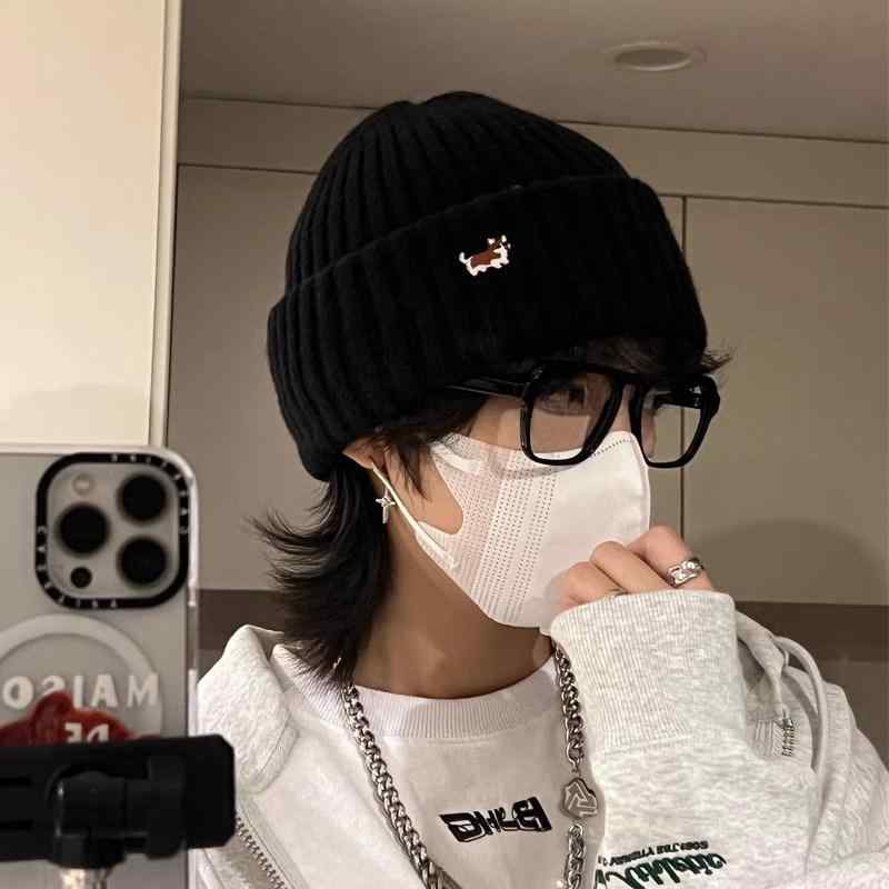 ニット帽 メンズ レディース 秋冬 綿 毛糸 ビーニー ヘッドウォーマー 子犬柄 ふわふわ 暖か 防寒 日常使い 柔らか素材 伸縮性・カテゴリ: ニット帽・スタイル: カジュアル・主な素材: アクリル・サイズ: フリー (54～62cm)・...