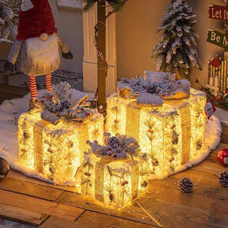 クリスマス 新年 飾り LED 光る ギフトボックス ツリー ベース 積み重ね 置き飾り 雰囲気 演出 セット 家庭用 インテリア ホリデー 季節 ディスプレイ・スタイル: 欧風・長さ: 16cm.21cm.26cm・カラー展開: 銀色星星...