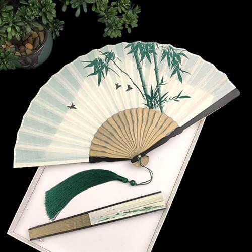 折扇 メンズ 古風 レトロ 竹製 綿麻素材 チャイナドレス 仙気 復古風 夏用 アクセサリー 軽量 形状 ブラック系・サイズ: 辺長23cm・スタイル: 復古・カラー展開: 緑.黒.紅.グレー・重量: 0.1kg・形状: 扇形・扇面加工: ...