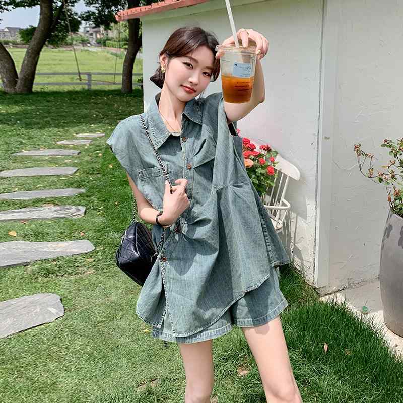 レディース デニム ショートパンツ セット 夏用 クール スタイリッシュ 高級感 体型カバー スリム ツーピース カジュアル 普段使い 伸縮性 デニム素材・セット内容: 2点セット・パンツ丈: ショート・袖丈: 短袖・領型: ・着用方法: ...