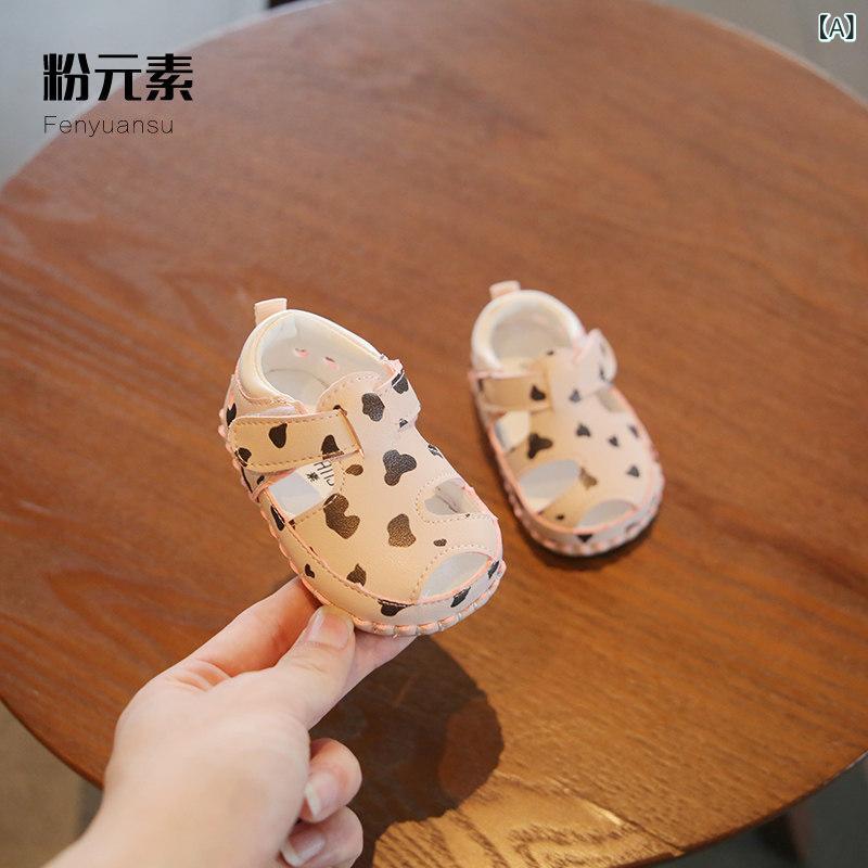 ベビー 女の子 夏 サンダル つま先保護 ソフトソール 滑り止め 学歩用 柔軟素材 軽量 通気性 室内外 0-1歳・カテゴリ: 学歩靴・スタイル: カジュアル・面材質: 超繊維皮・靴底材質: 防滑ゴム・機能: 蹴り防止.防滑・柄: 無地・カ...