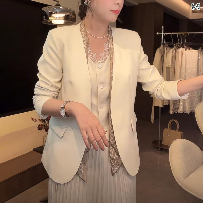 レディース ノーカラー ブレザー 高級感 春 ファッション スーツジャケット 洗練 スタイル 百搭 通勤用 軽量 素材・スタイル: 万能・シルエット: ゆったり・袖丈: 長袖・ネックライン: Vネック・柄: 無地・サイズ展開: S.M.L....