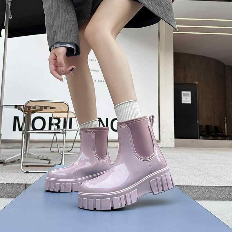 女性用 短筒 防水 雨靴 防滑 厚底 透明 ゴム ブーツ ファッション レインシューズ アンクル丈 普段使い 滑り止め クリア素材・スタイル: カジュアル・カラー展開: 白.黒.グレー.赤.ベージュ.緑・サイズ展開: 36.37.38.39...