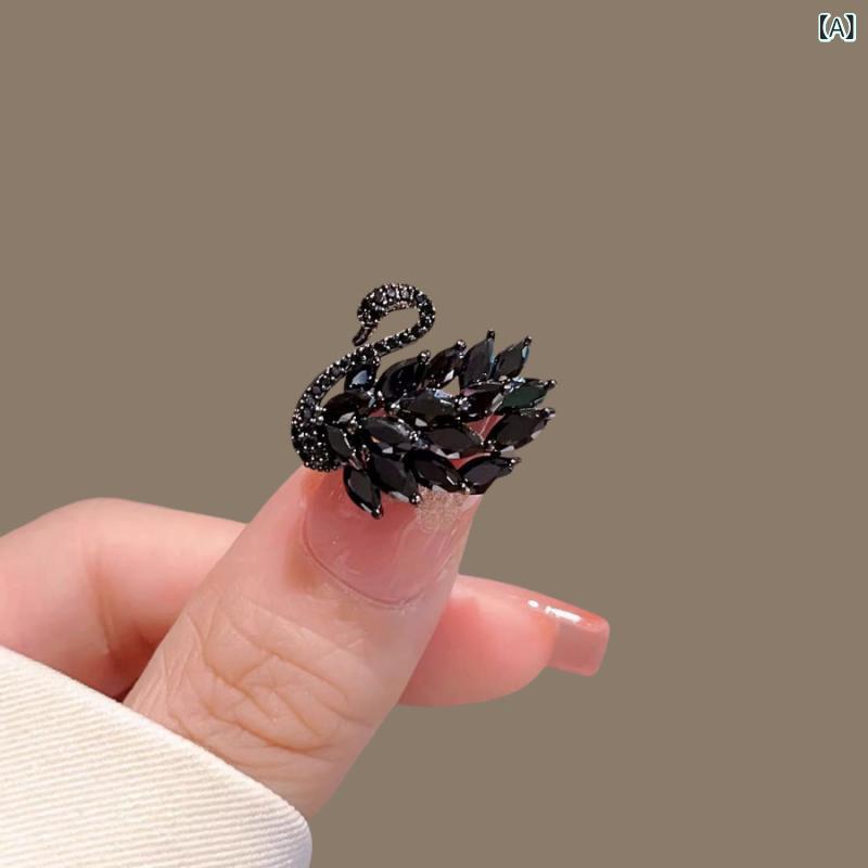 レディース ブローチ ミニ 天鵞 モチーフ かわいい 夏用 光漏れ防止 胸針 精巧 胸花 襟ピン ファッション アクセサリー ピン 飾り 女性 向け ・カテゴリ: アクセサリー・スタイル: 日韓・主な素材: 混合素材・適用性別: 女性・カラ...