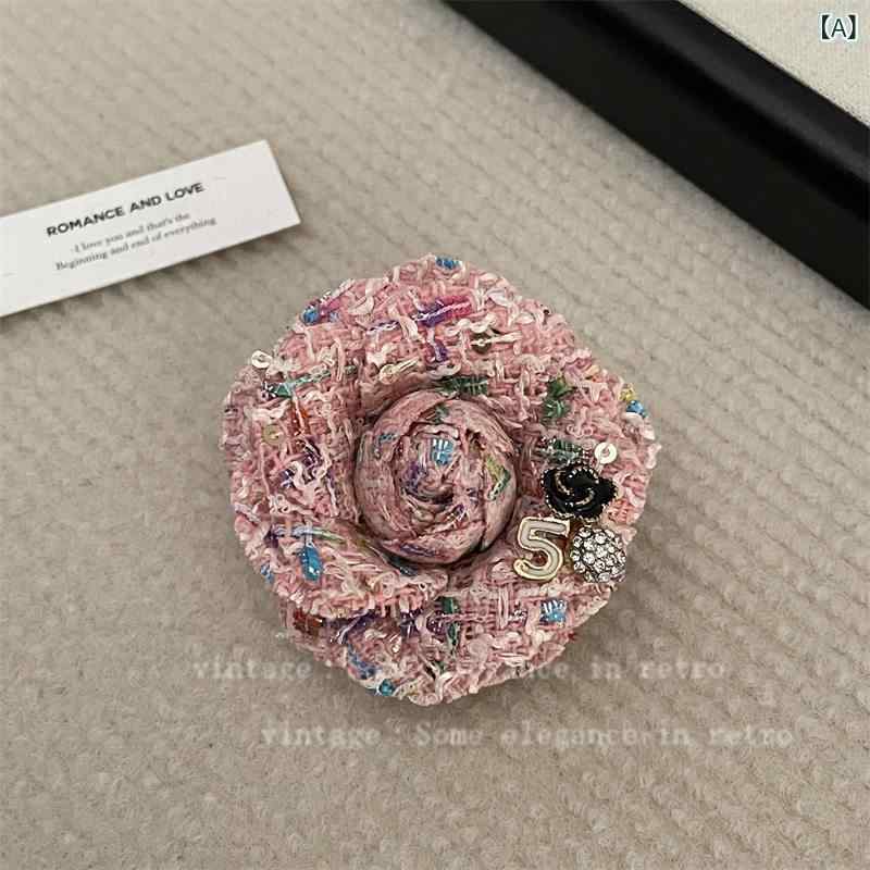 レディース ブローチ 秋冬 布 レトロ 高級感 胸花 小型 花飾り ボウタイ ピン アクセサリー ファッション 装飾 女性用 別針・スタイル: 復古宮廷・カテゴリ: アクセサリー・柄: 植物花・性別: 女性・カラー展開: ピンク.黒白.ブル...