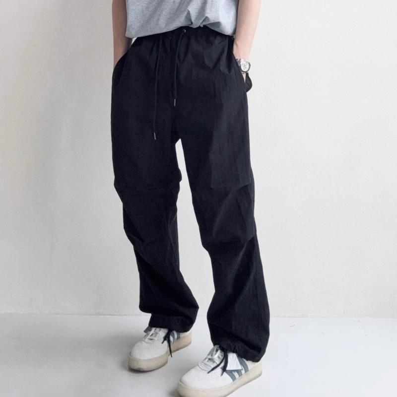ユニセックス カーゴパンツ 立体裁断 ゆったりシルエット 綿素材 薄手 軽量 ドローコード ブラック ロング丈 カジュアル ボトムス アウトドア ストリートファッション・シルエット: ・パンツタイプ: ワークパンツ・ウエスト: ゴム・加工:...