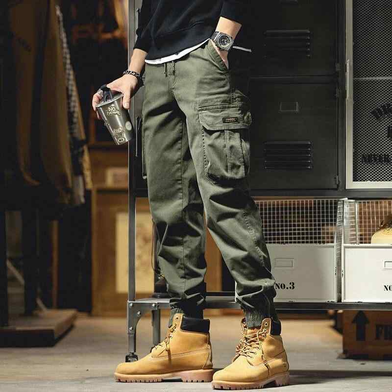 メンズ カーゴパンツ ミリタリーグリーン フィット 春秋 裾絞り 多ポケット アウトドア カジュアル ワーク ストリート ゆったり 機能的 軽量 普段使い 屋外活動・シルエット: ・ディテール: ポケット・ウエスト位置: ミッド・丈: ロン...