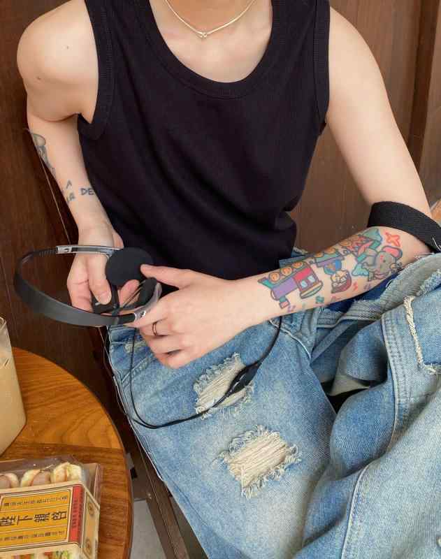 タンクトップ 女性用 ユニセックス 夏用 リブ生地 厚手 小袖口 アメリカンスタイル フィットネス 筋肉トレーニング 吸湿速乾 ストレッチ素材 軽量 動きやすい スポーツウェア・・シルエット: ストレート・主な素材: 綿100%・セット内容...