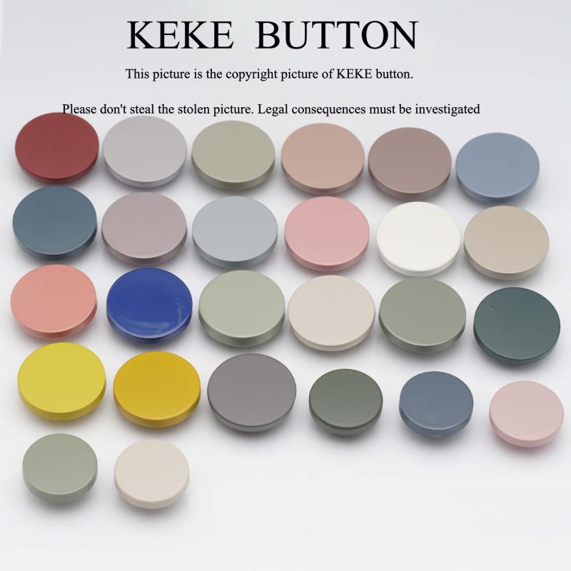 ダウンジャケット コットン アウター 無縫製 カラフル ボタン 秋冬 軽量 暖か スタイリッシュ 金属光沢 切り替え