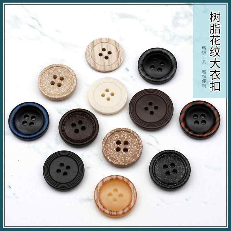 ボタン 高級感 四つ穴 厚手 ウールコート用 メンズスーツ カーディガン レディース トレンチコート セーター ベージュ ブラック フォーマル 普段使い・サイズ展開: 18mm（8個）.20mm（8個）.23mm（7個）.25mm（6個）....