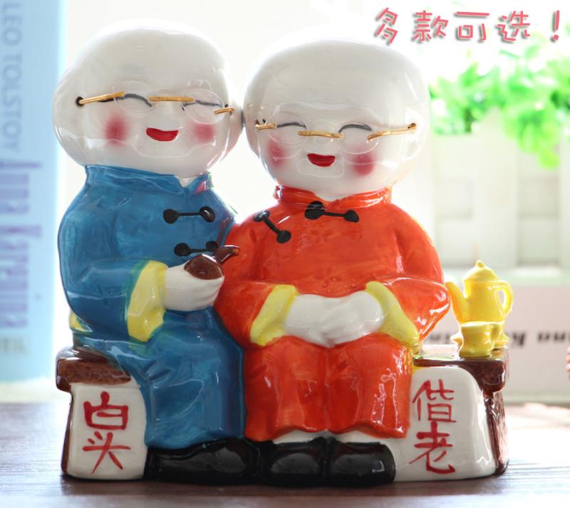 陶器 置物 中国風 おじいさん おばあさん 夫婦 フィギュア 結婚記念 周年記念 ギフト インテリア 飾り物 ユニーク ・風・形状: 人物・機能: 置物・置物タイプ: 卓上置物・素材: 陶器・対象: 上司・年配者・シーン: 周年記念・スペー...