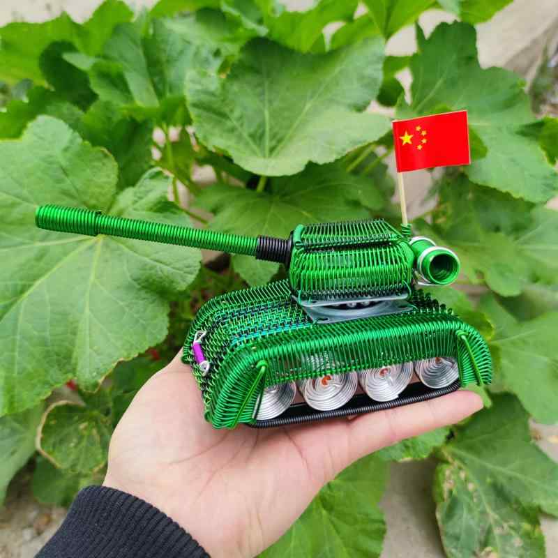 置物 ミニタンク アルミワイヤー 編み込み インテリア 飾り リビングルーム 家庭用 ディスプレイ ミニチュア 金属製 風 装飾品・スタイル: 欧米・素材: 鉄・適用空間: リビング・カラー展開: 緑.金.浅青・技法: 手工・適用シーン: ...