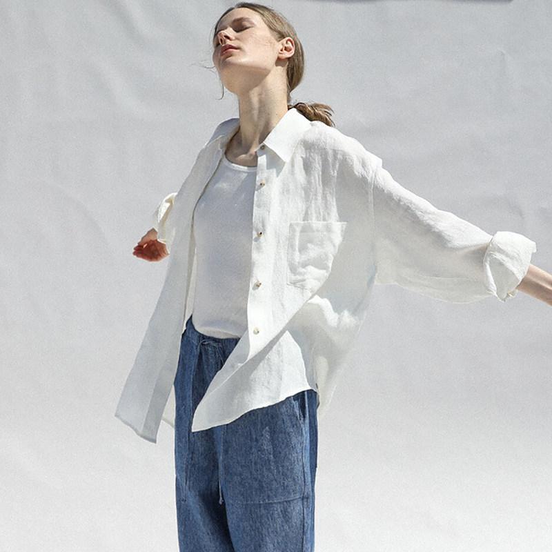 シャツ レディース 白 ゆったり 綿麻 UVカット 春夏 ビッグシルエット トップス アウター 軽量 日常使い 防紫外線 麻素材 合わせやすい・スタイル: ・版型: ゆったり・スタイル詳細: ボタン.接ぎ.プリーツ.ポケット・素材: リネン...