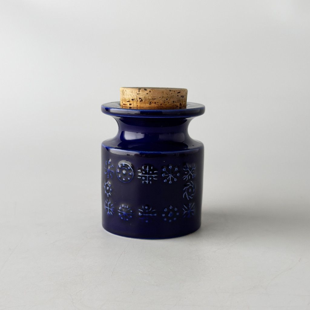 英国食器 PORTMEIRION(ポートメリオン) による Susan Williams Ellis(スーザン・ウィリアムズ・エリス) デザイン、Totem(トーテム）キャニスターです。 1963年発表の強いインパクトと独特な存在感で一世を...