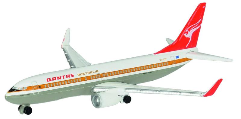 Schuco Aviation Quantas Boeing B737-800 カンタス航空 1/600スケール 403551667製造国:中国素材・材質:亜鉛合金サイズ:飛行機:幅6.3×奥行6.8×高さ4cm、スタンド:2.3×2.3×...