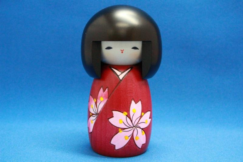 日本のお土産にも人気 【日本製】 民芸品 工芸品 卯三郎作 こけし 花は桜（小）サイズ 高さ:13cm / 頭直径:7cm材質:胴体水木 頭 栗 顔 水木