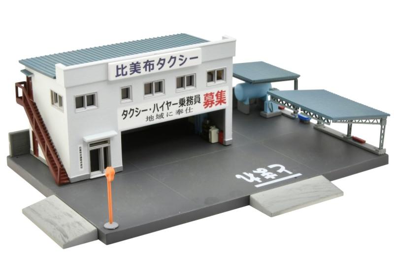 トミーテック 建物コレクション 建コレ 077-2 タクシー営業所 2 ジオラマ用品 335030レイアウトが楽しい集めて並べて楽しめるアイテムです。建物、ベース、片持屋根、小物のセットです。別売りの車両と組み合わせてよりリアルなジオラマ再...