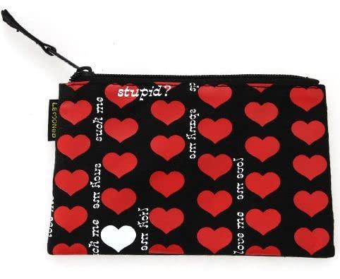 [X JAPAN] hide ヒデ Black Heart ポーチ ファスナーケース 黒地に鮮やかなレッドハートが全面に散りばめられ、「stupid? such me」「love me」「suck me」などhideらしいメッセージが刻まれ...