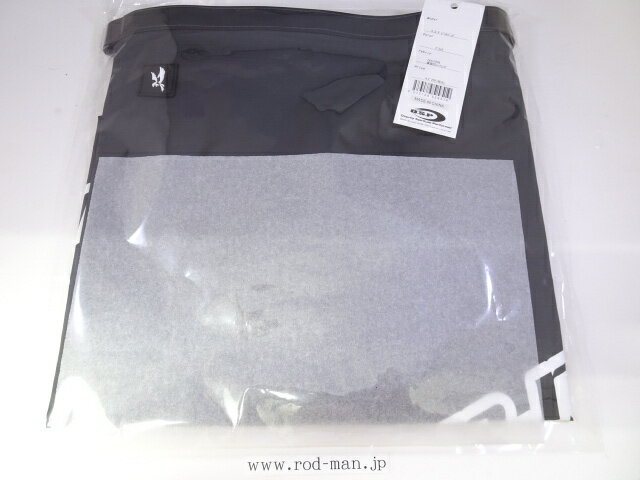 商品画像欄には、参考画像として、色違いの画像を使用しております。こちらは1枚目の画像の商品となります。 濡れたものや濡らしたくない物の収納に便利なドライバッグが登場。レインウエアや防寒、タオルや着替えなどの収納に適したロール式のスタッフバッ...