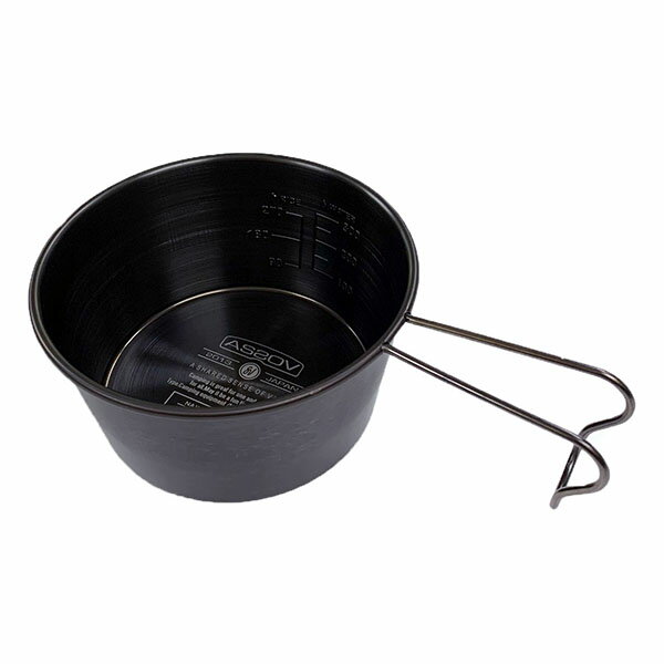 サイズ：W120 × H57 ×D120mm（本体+持ち手180mm） 容量：480ml 素材：ステンレス黒酸化発色 生産国：日本金物の町として知られる新潟 燕三条で製作したシェラカップ です。炒め物や炊飯などクッカーとしてはもちろん、その...