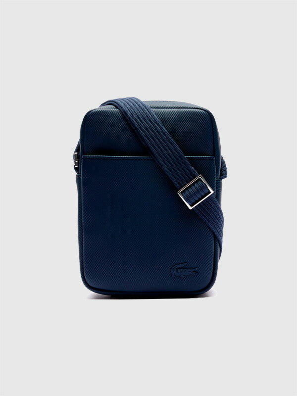 LACOSTE Vertical Camera Bag ラコステ クラシック ショルダーバッグ 【LACOSTE(ラコステ)】 ラコステが考える「エレガンス」は、外見の印象にとどまりません。 エレガンスとは価値観、物事に臨む姿勢、思考であり...
