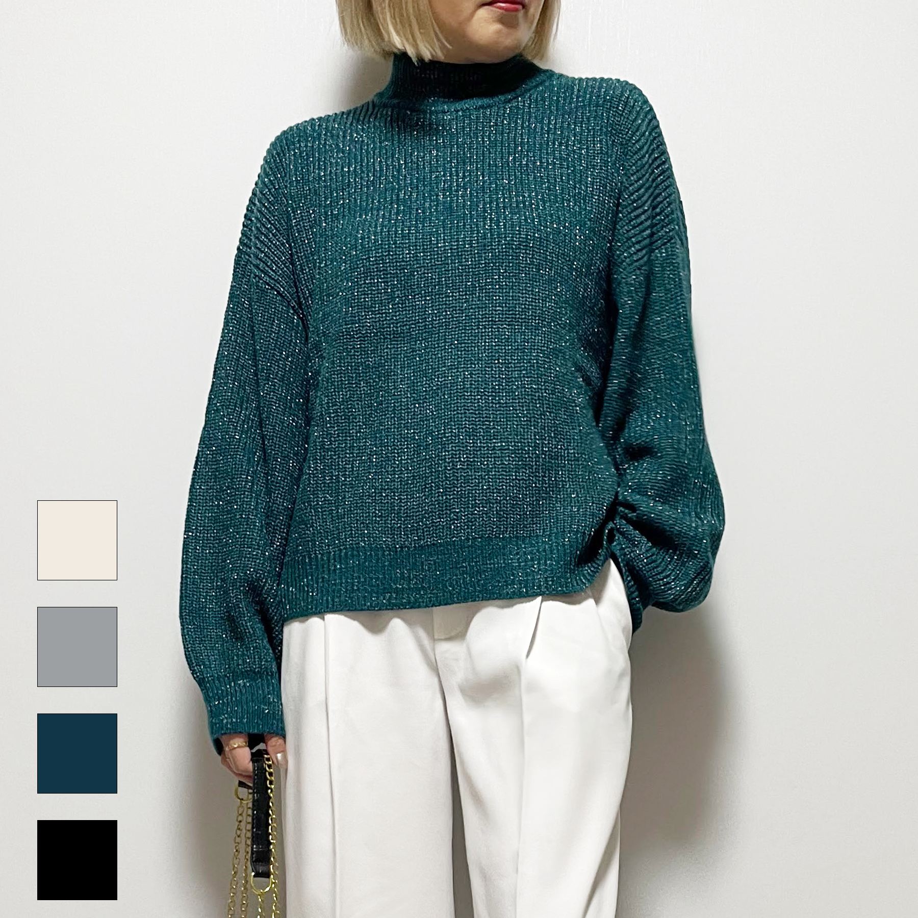 【ラメニット　ハイネックプルオーバー】◆トレンドライクなラメ素材ニット◆キラキラの糸を編み込んだラメニットのプルオーバー。ルーズなサイズ感とハイネックデザインがメリハリのあるシルエットに。ラメ素材も取り入れやすいシンプルデザインが◎柔らかく...