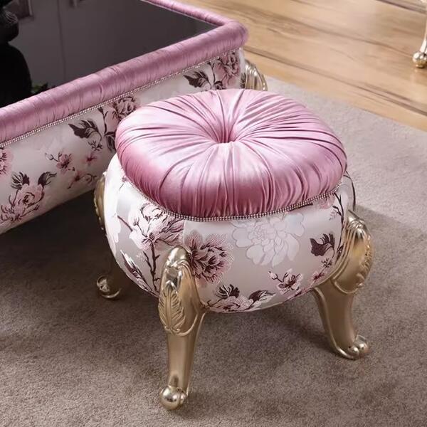 ロココ調ベンチソファ SY-FS2018 幅600×奥行600×高さ480mm 天然木・MDF・ファブリック 日本国内において、ローマンディールのみの限定販売商品となっております。 ローマンディール独自の購入ルートを確立しており、メーカーに...