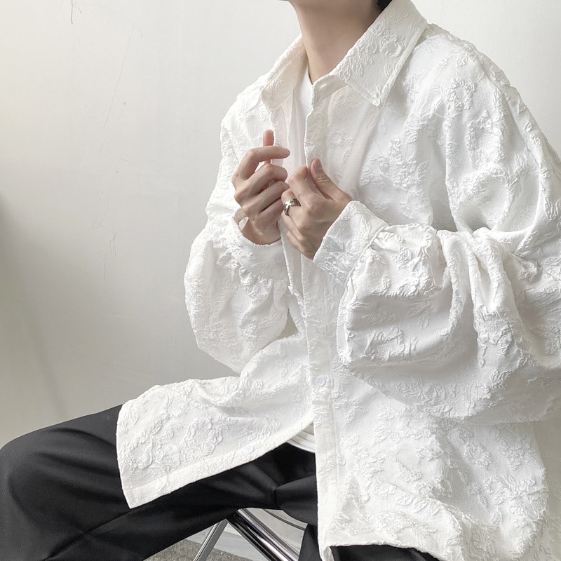 　　　 ◆◇◆売れている秘密◆◇◆ 【立体感のあるジャガード生地】繊細な花柄を浮き上がらせた溢れるジャガード織りを採用し、ワントーンながらも圧倒的な存在感を放つジャガードシャツ メンズ。光の加減で表情を変える上品な光沢感が、洗練された大人の...