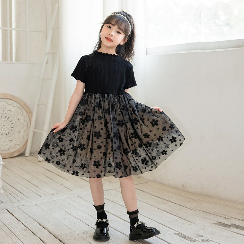 　　　 ◆◇◆売れている秘密◆◇◆ 【上品な華やかさ】【チュールワンピース】【大人可愛い】シックな黒のトップスに、繊細な花柄をあしらったチュールスカートを組み合わせた、大人っぽさと可愛らしさを兼ね備えたワンピースです。ふんわりと広がるAライ...