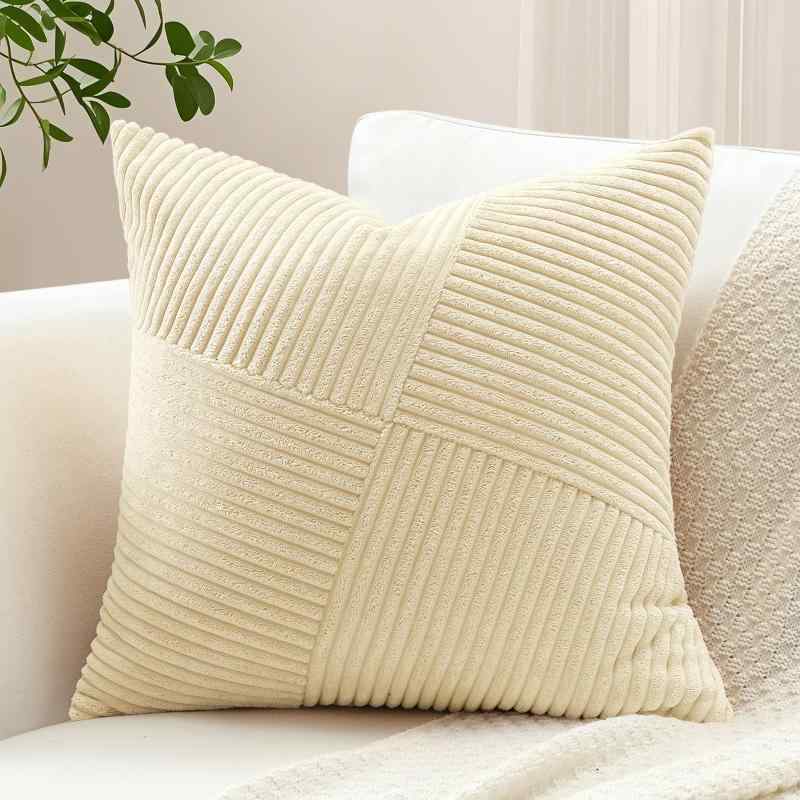Otostar クッションカバー 50x50cm 1枚 おしゃれ 可愛い 無地 コーデュロイ 4分割斜めストライプ デザイン モダン ジッパー式 インテリア 室内装飾用 装飾用ピローカバー (50x50,ベージュ)デザイン: 斜めのコーデュ...
