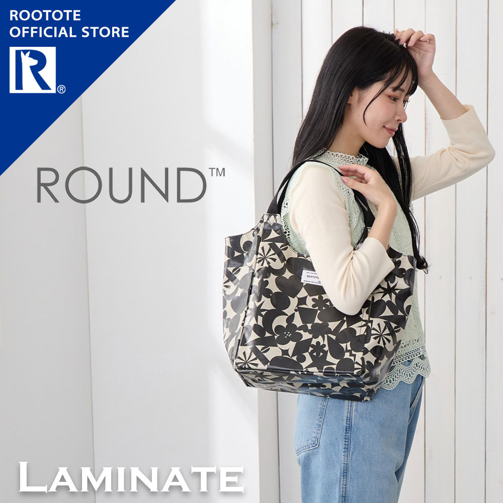 図形やテリア、小花をモチーフにした、ルートートのオリジナルパターン柄。 落ち着いたカラーリングで、活躍の幅も広がりそう！ 肩掛けしやすい「ラウンド」。 マチもたっぷり、たくさん荷物が入って収納力抜群！ ランチボックス、ボトル、大き目ポーチな...
