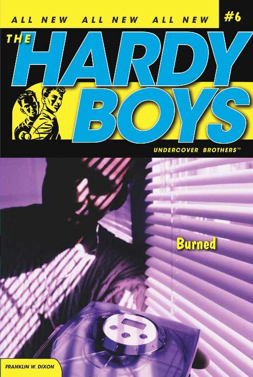 タイトル: Burned (Hardy Boys: Undercover Brothers, No. 6)著者: Franklin W. Dixon出版社: Aladdin出版日: 2005年10月01日古本非常に良い。端が少し摩耗している...