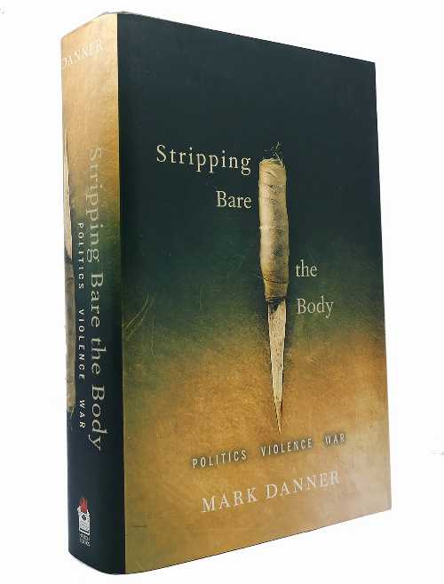 タイトル: Stripping Bare the Body: Politics, Violence, War著者: Mark Danner出版社: Nation Books出版日: 2009年10月01日古本非常に良い。端が少し摩耗している...